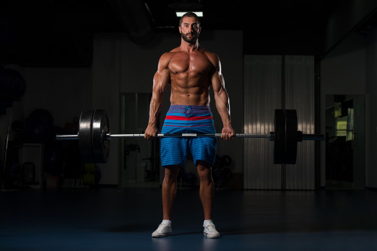 Kabel en free weight training voor sterkere schouders | SportschoolPlus